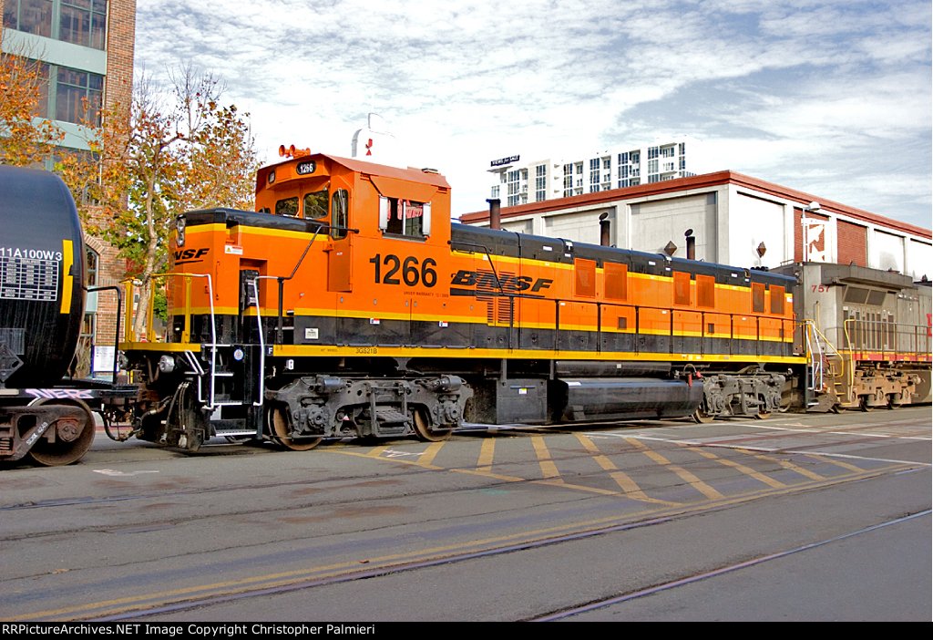 BNSF 1266